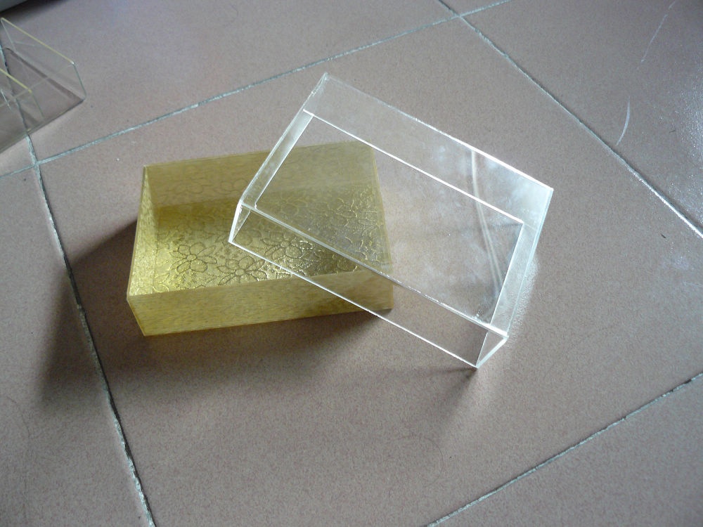 Acrylic gift box