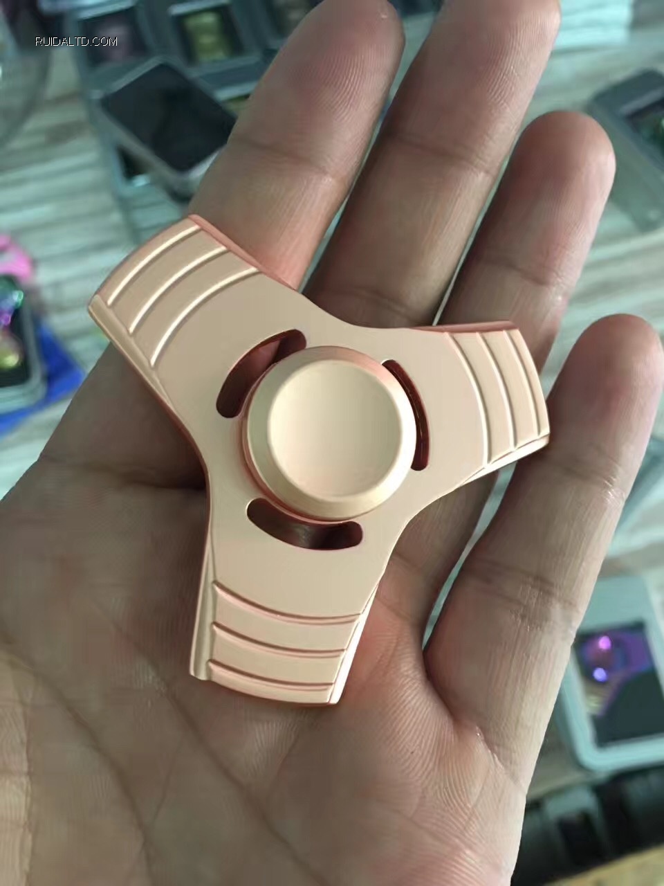 High speed Fidget spinner for your enjoy time stress release